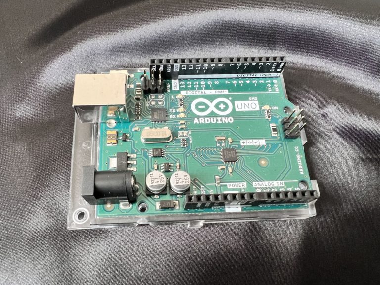 Arduino Unoについて解説 ｜ 電子工作やプログラミンの入門に最適なマイコンボード | InnovationCode Lab